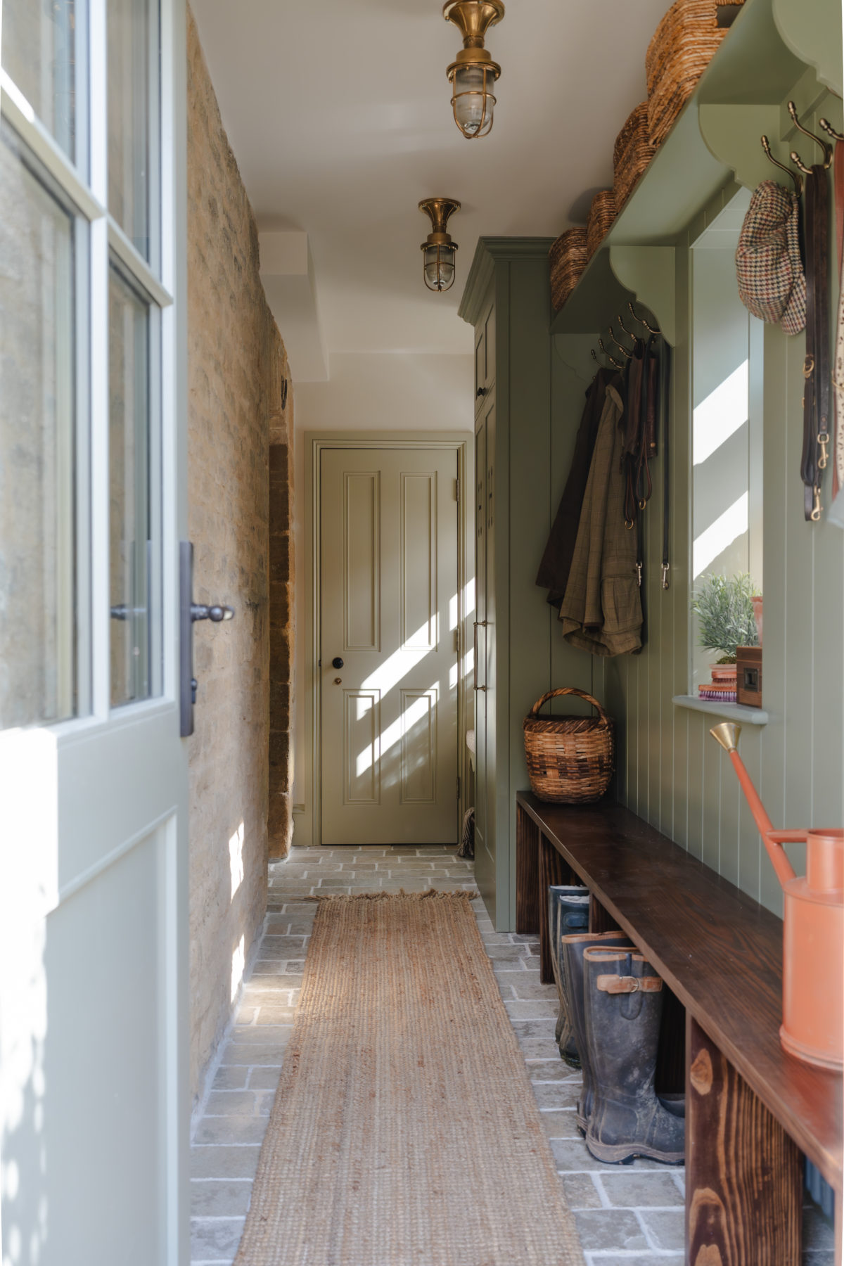 Stow-Ho House, Cheltenham, GL54 - Cotswold Stone Location - SHOOTFACTORY